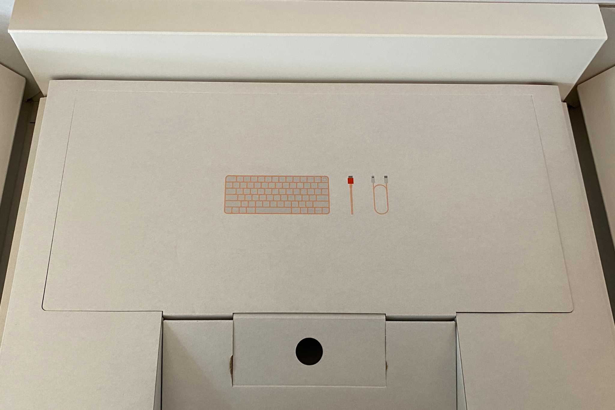 Hands-on with the 24-inch iMac: Simply stunning | Macworld