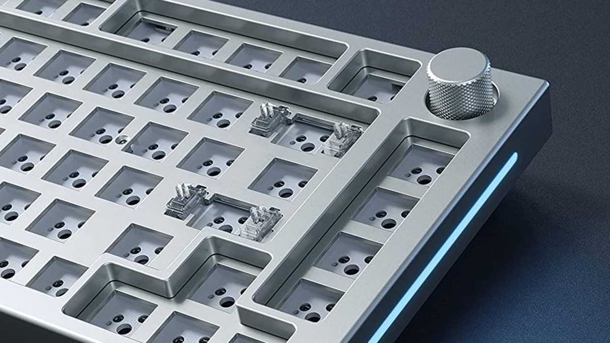 7 mechanical keyboards that offer custom-built features for half the ...