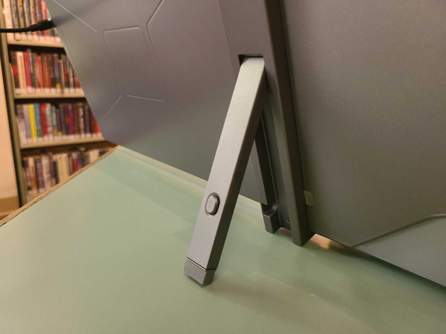 Review: FOPO's 'triple' laptop monitor is a road warrior's dream tool ...