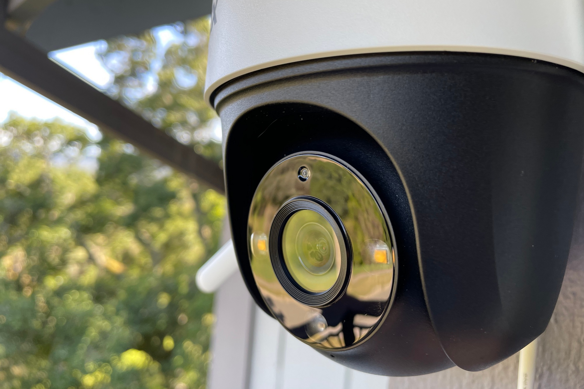 Lorex 2K Pan-Tilt Outdoor Wi-Fi Security Camera review: A chunky eye in ...