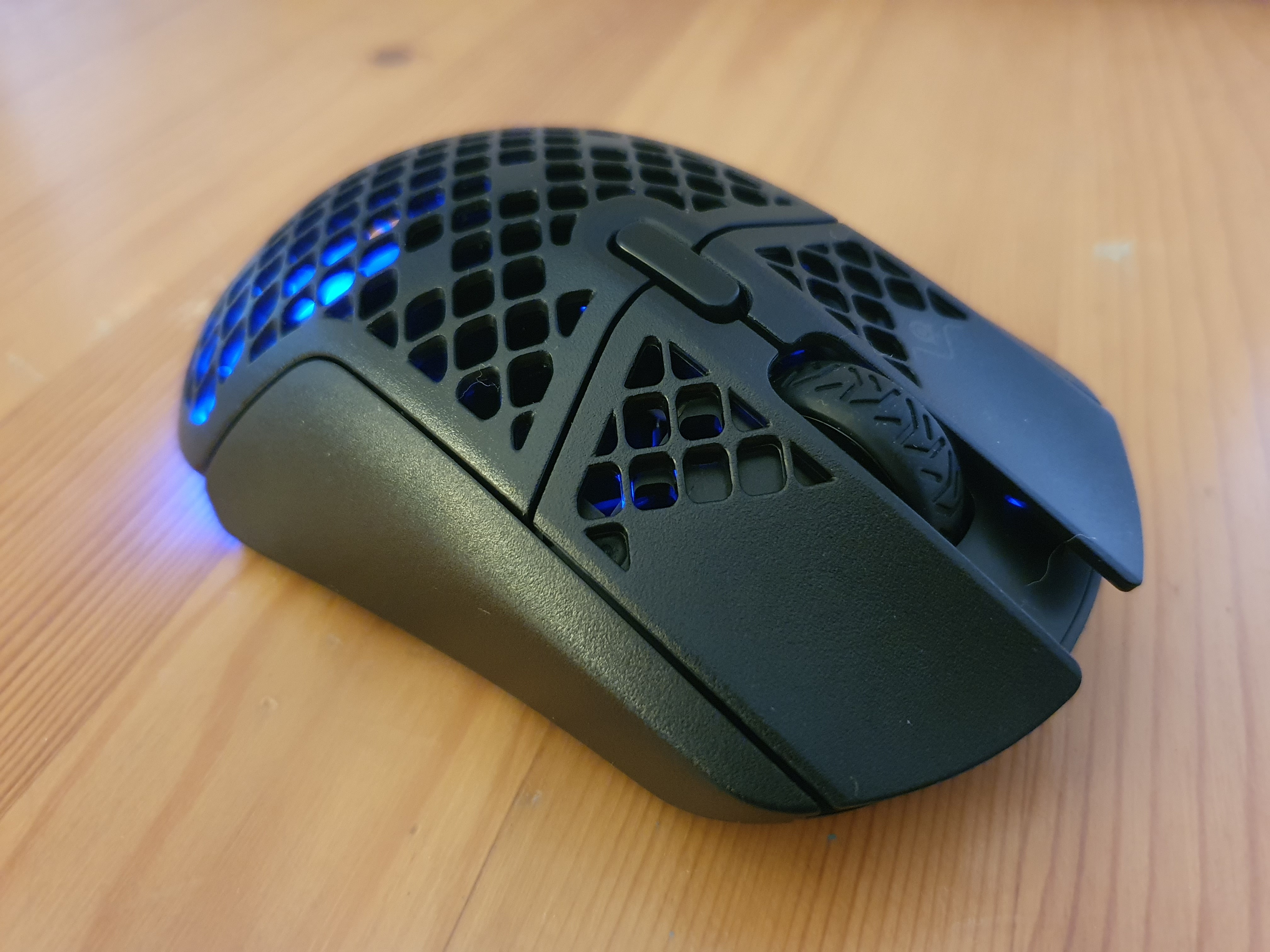 SteelSeries Aerox 9 Wireless review: A premium, function-packed gaming ...
