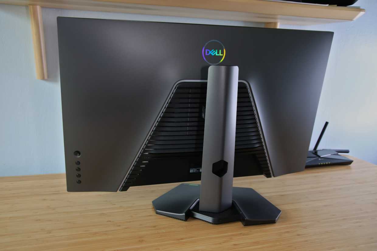 Dell G3223D review: A big, brilliant monitor that's held back by HDR ...