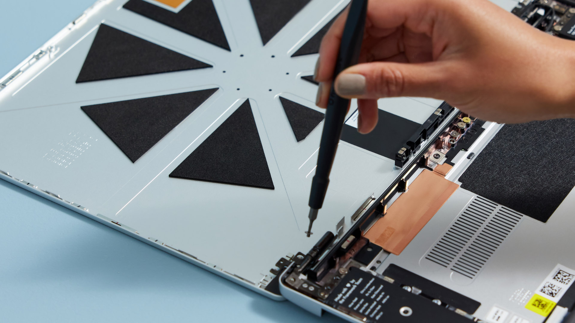 Framework's modular laptop can now be upgraded with 12th-gen Intel CPUs ...