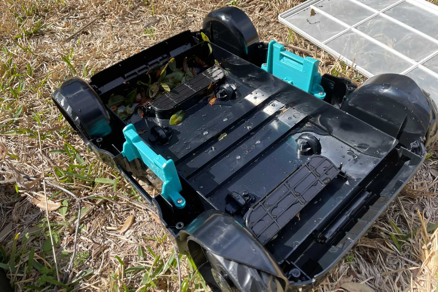 Aiper Seagull Plus review: This bigger bot isn’t necessarily better ...