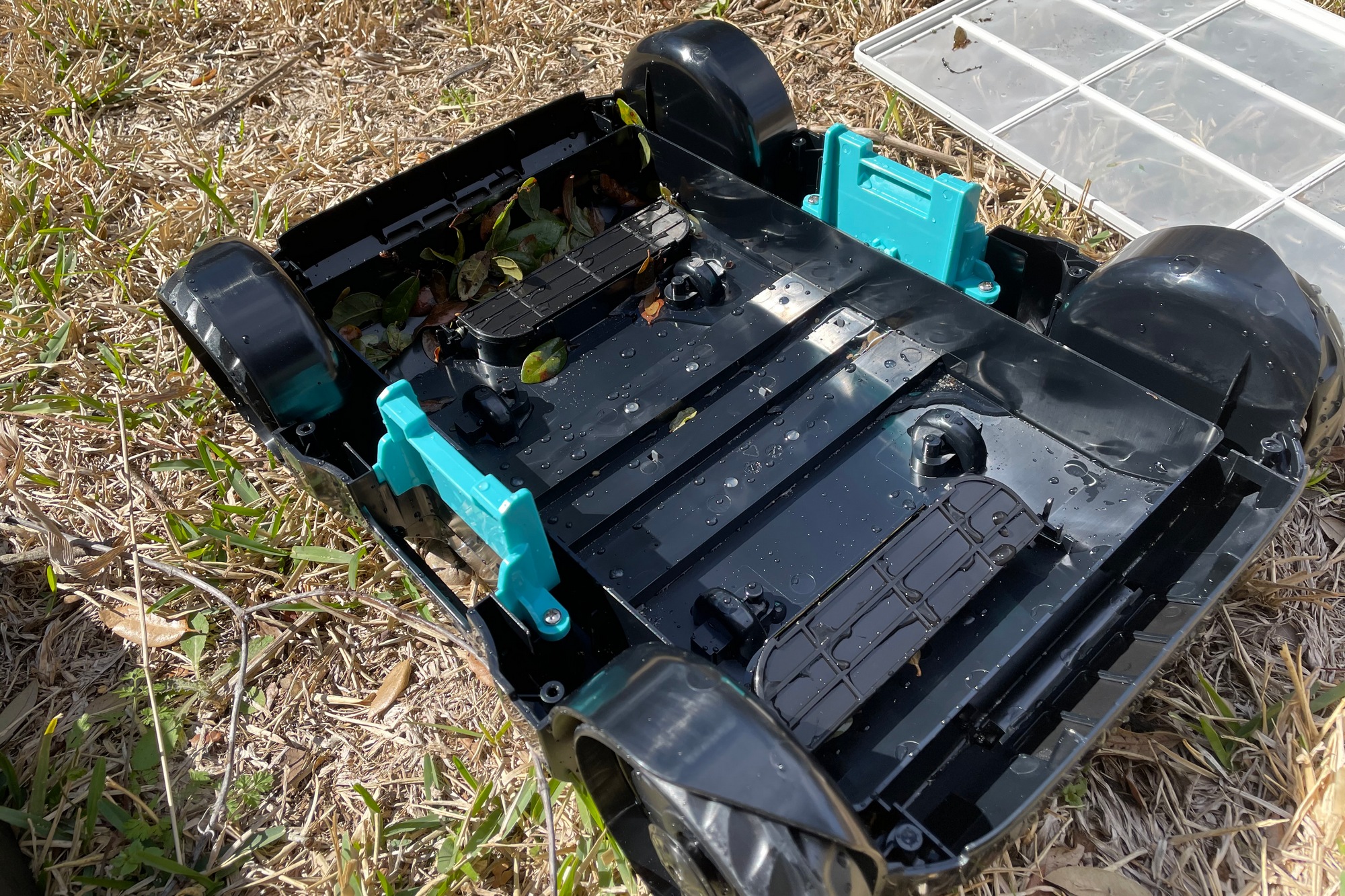 Aiper Seagull Plus review: This bigger bot isn’t necessarily better ...