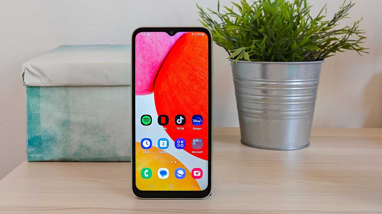 Samsung Galaxy A14 im Test: Günstiges Einsteiger-Handy mit langer ...