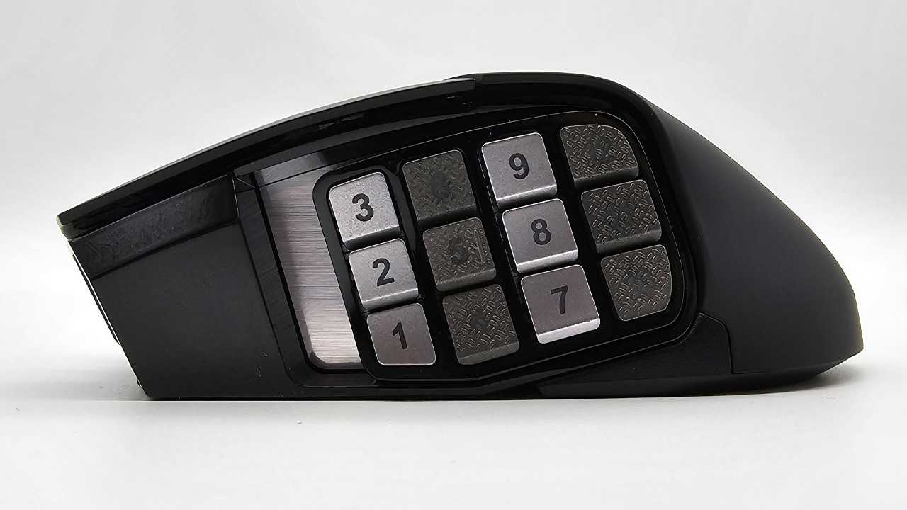 Corsair Scimitar Elite Wireless im Test: MMO-Maus mit verschiebbarem ...