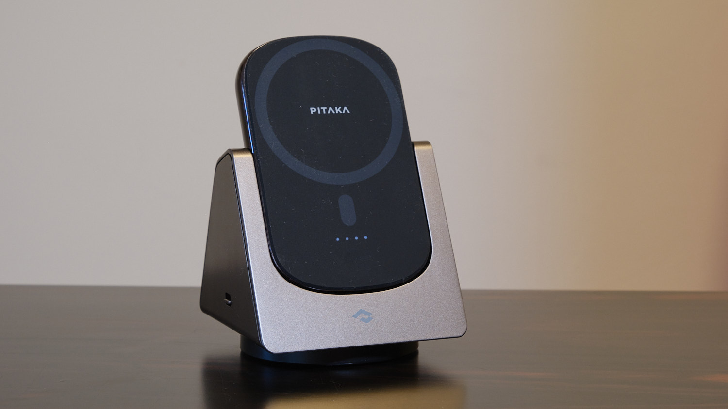 Pitaka MagEZ Slider 2 review: Mighty modular | Macworld