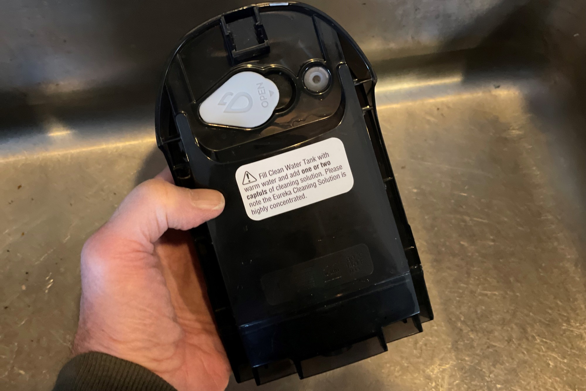 Eureka New400 Wet/Dry Vacuum review: Kick the bucket--and mop | TechHive