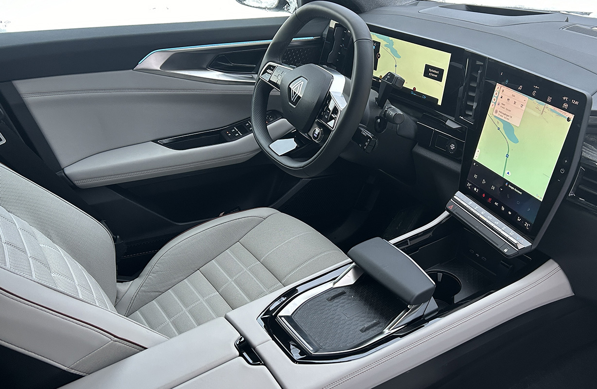 Test: Renault Espace E-Tech full hybrid 200 är generös med utrymme - M3