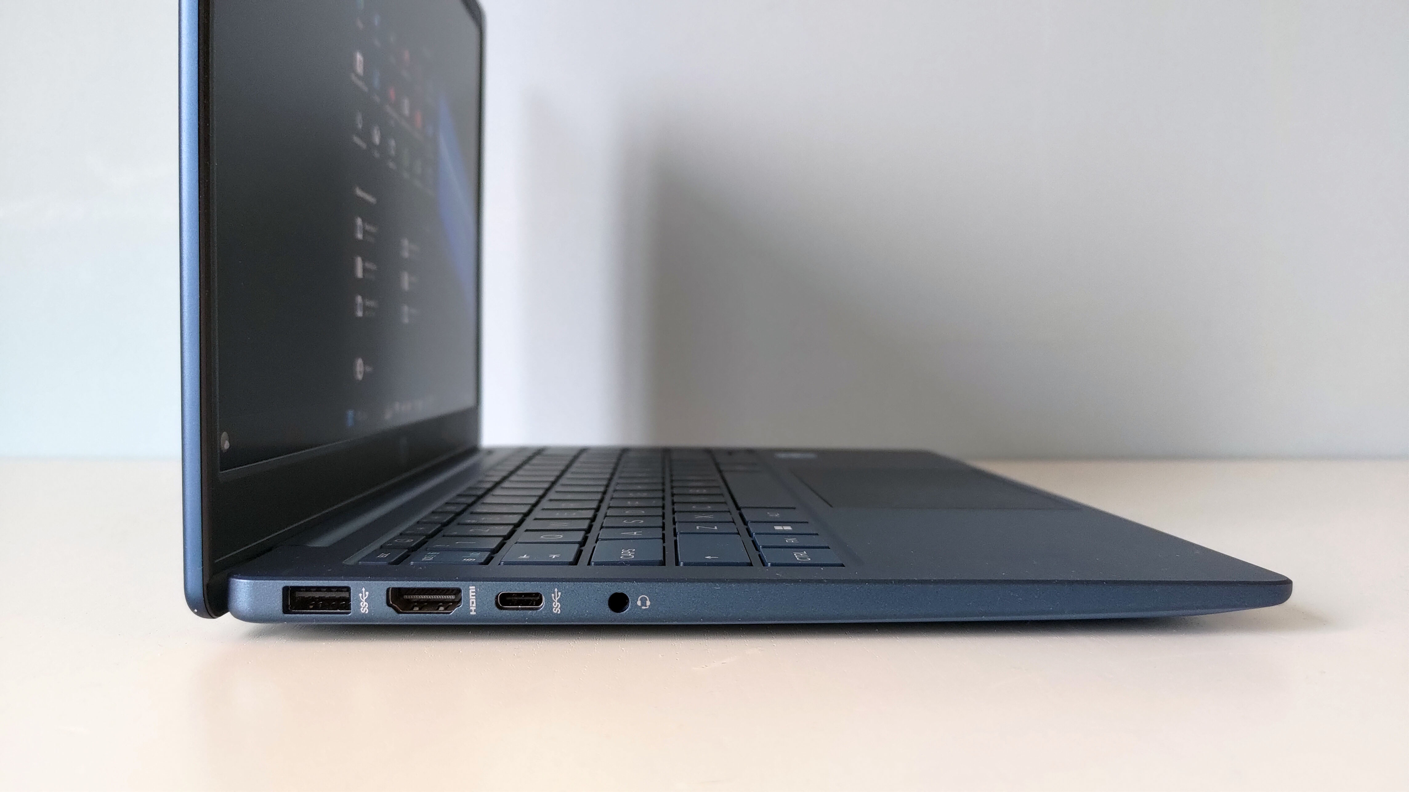 Test: HP Laptop 14 – snygg men ojämn liten laptop - PCforAlla