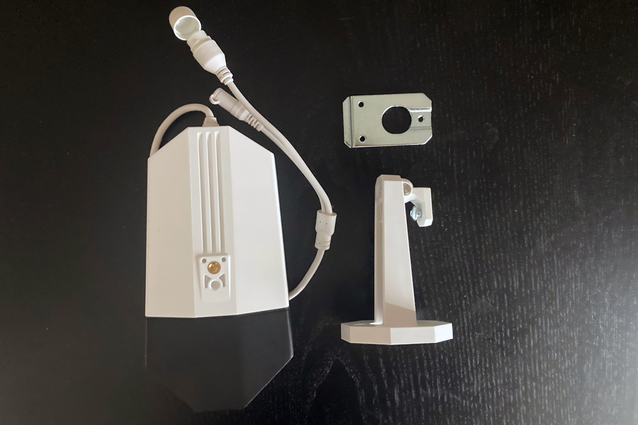 Reolink Duo 3 PoE review: Twin lenses, 1 cable for power & video | TechHive