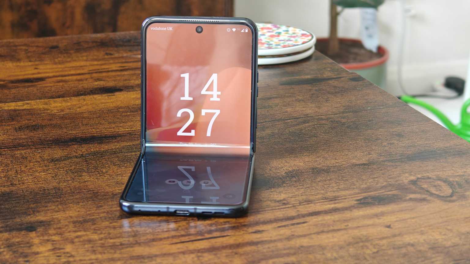 Motorola Razr 60 Ultra Battery Tipped for Big Boost - Tech Advisor