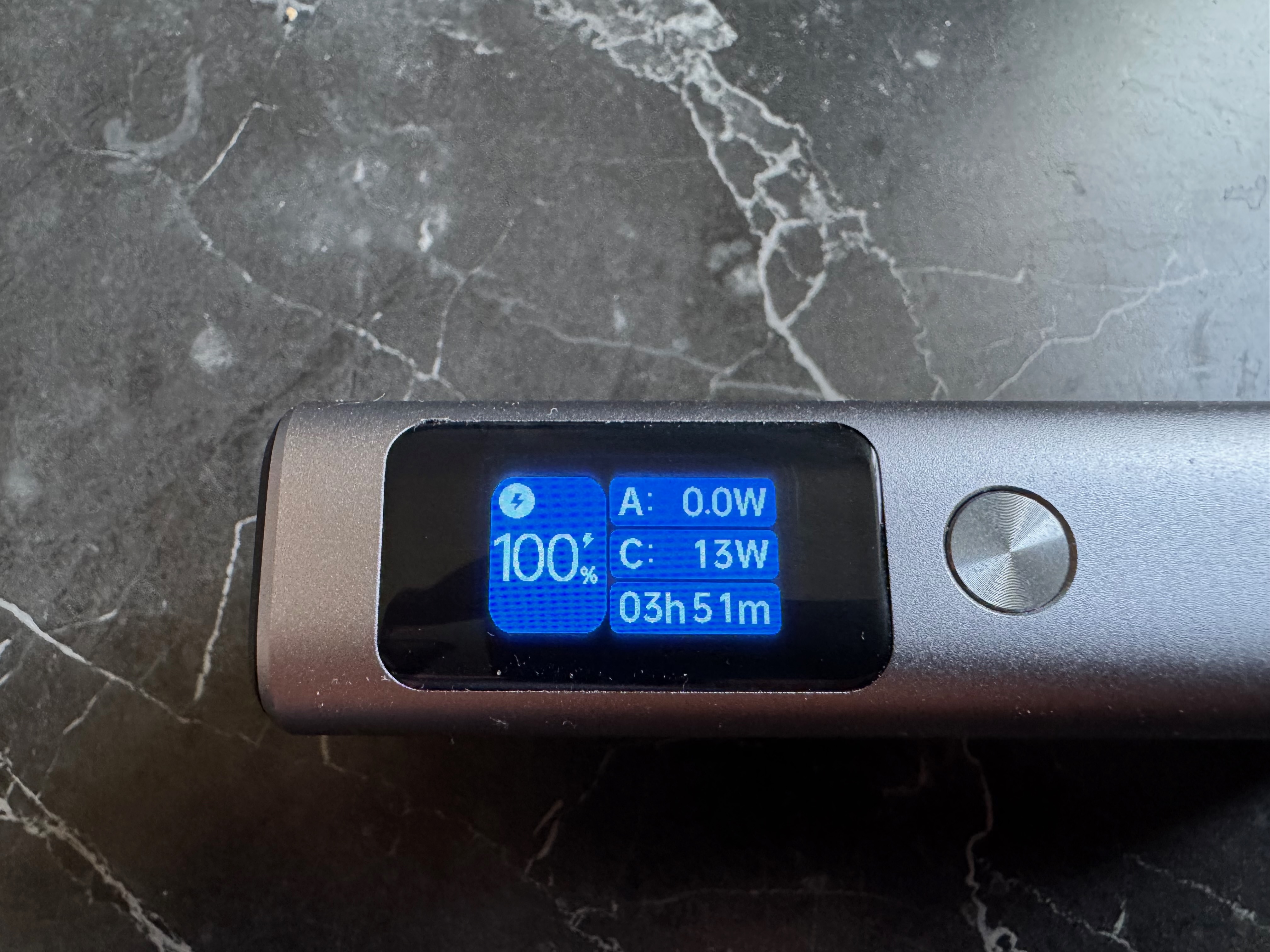 Test: Alogic Ruck Power Bank – kraftfull powerbank (godkänd på flygplan ...
