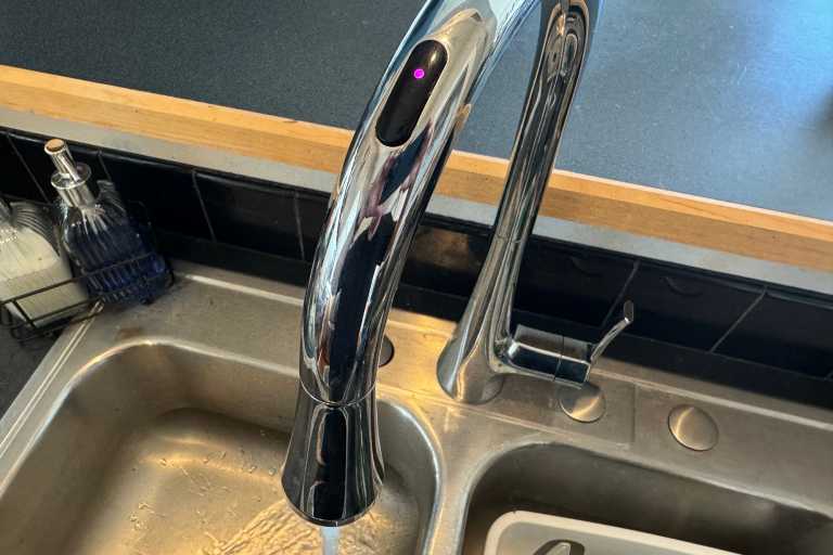 Moen Smart Faucet with Motion Control review: A whole new wave | TechHive