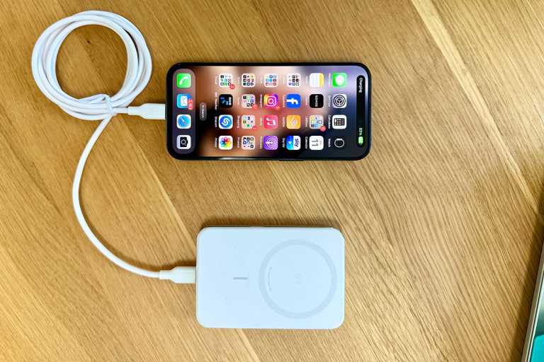 Anker MagGo 10K Slim Power Bank review: thin yet powerful iPhone ...