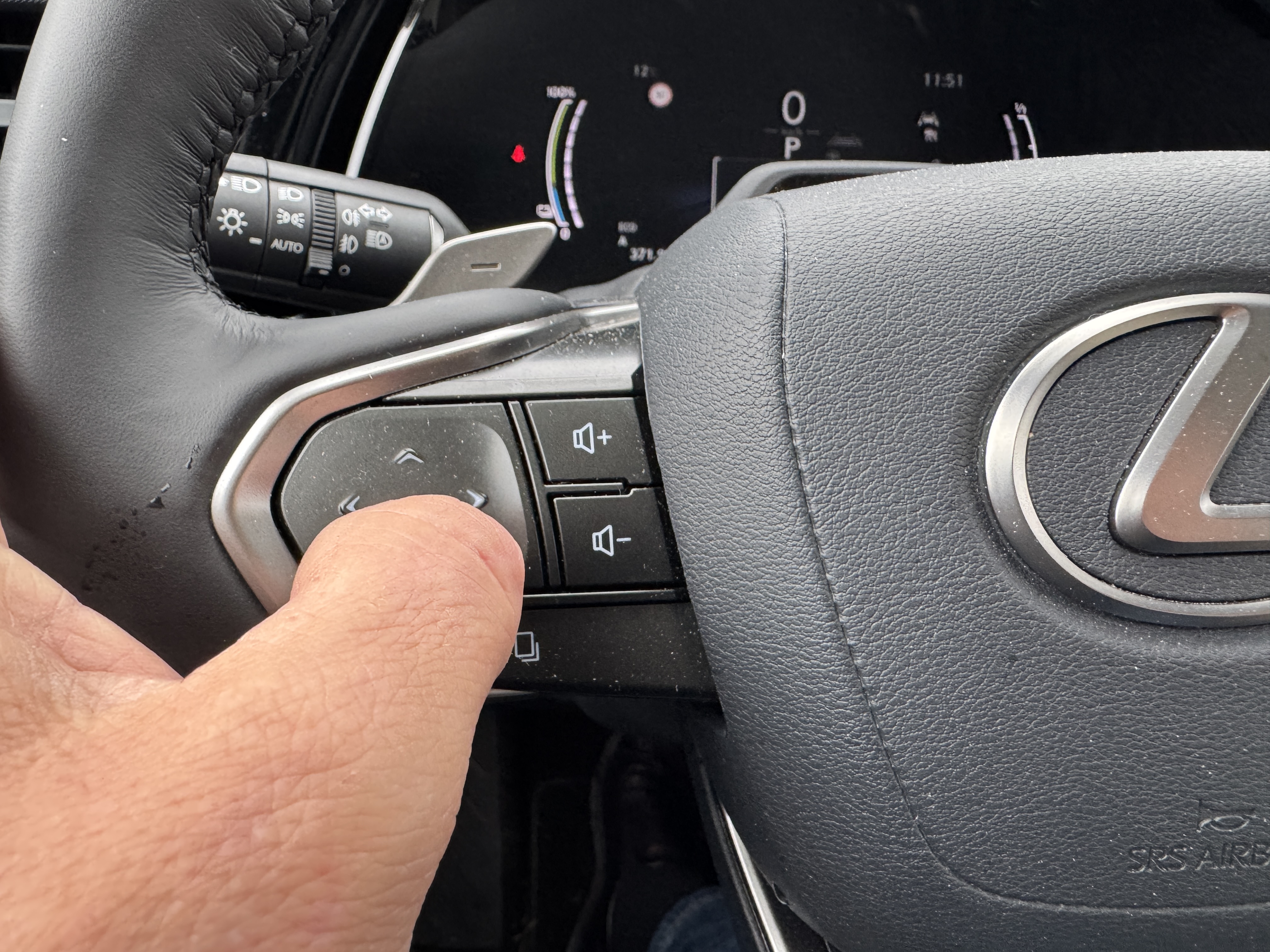 Lexus RX450h im Test: Komfortabler Plug-in-Hybrid für die Autobahn - PC ...