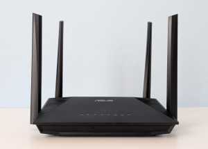 Test: Asus RT-AX52 – en billig router i väntan på wifi 7 - PCforAlla