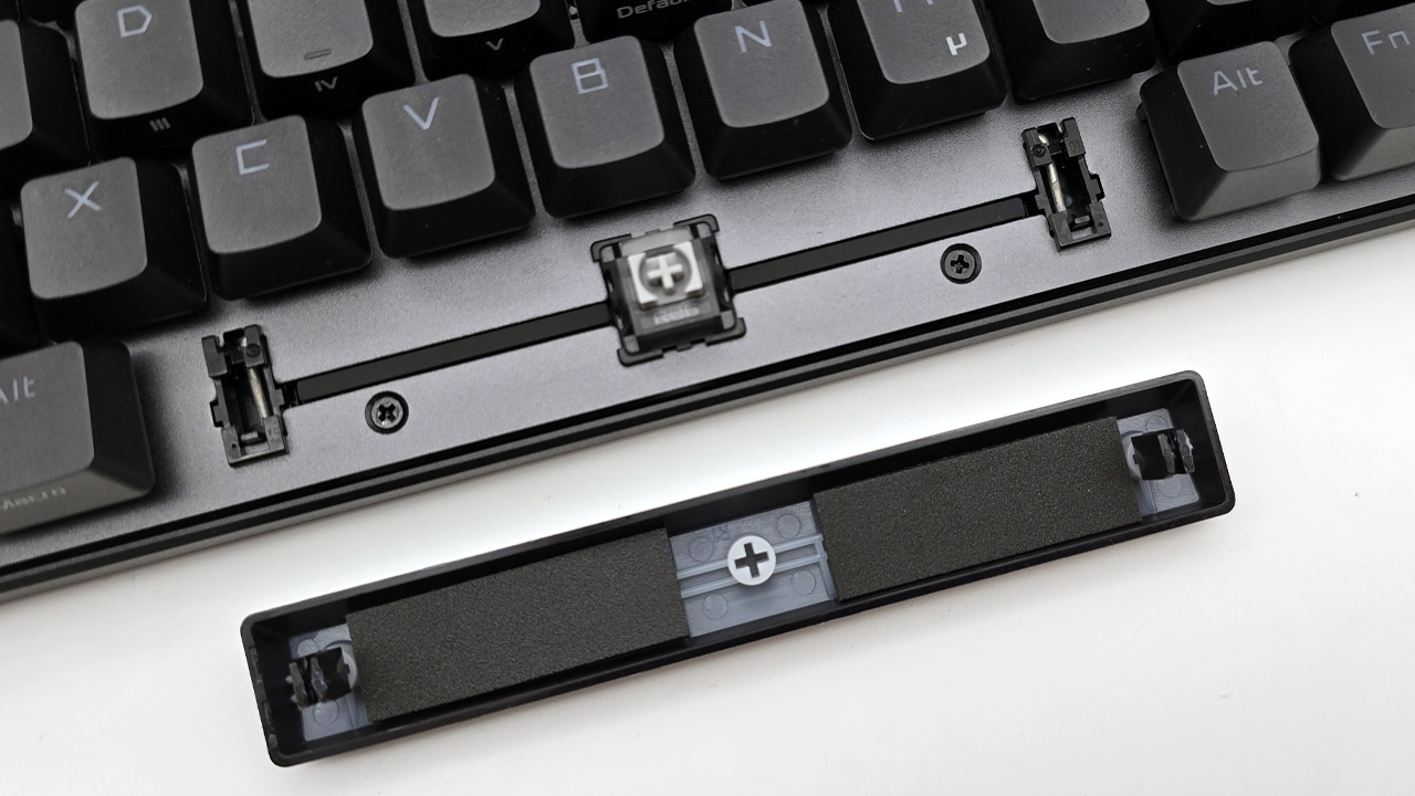 Asus ROG Falchion Ace HFX im Test: Das kann diese High-End-Tastatur für ...