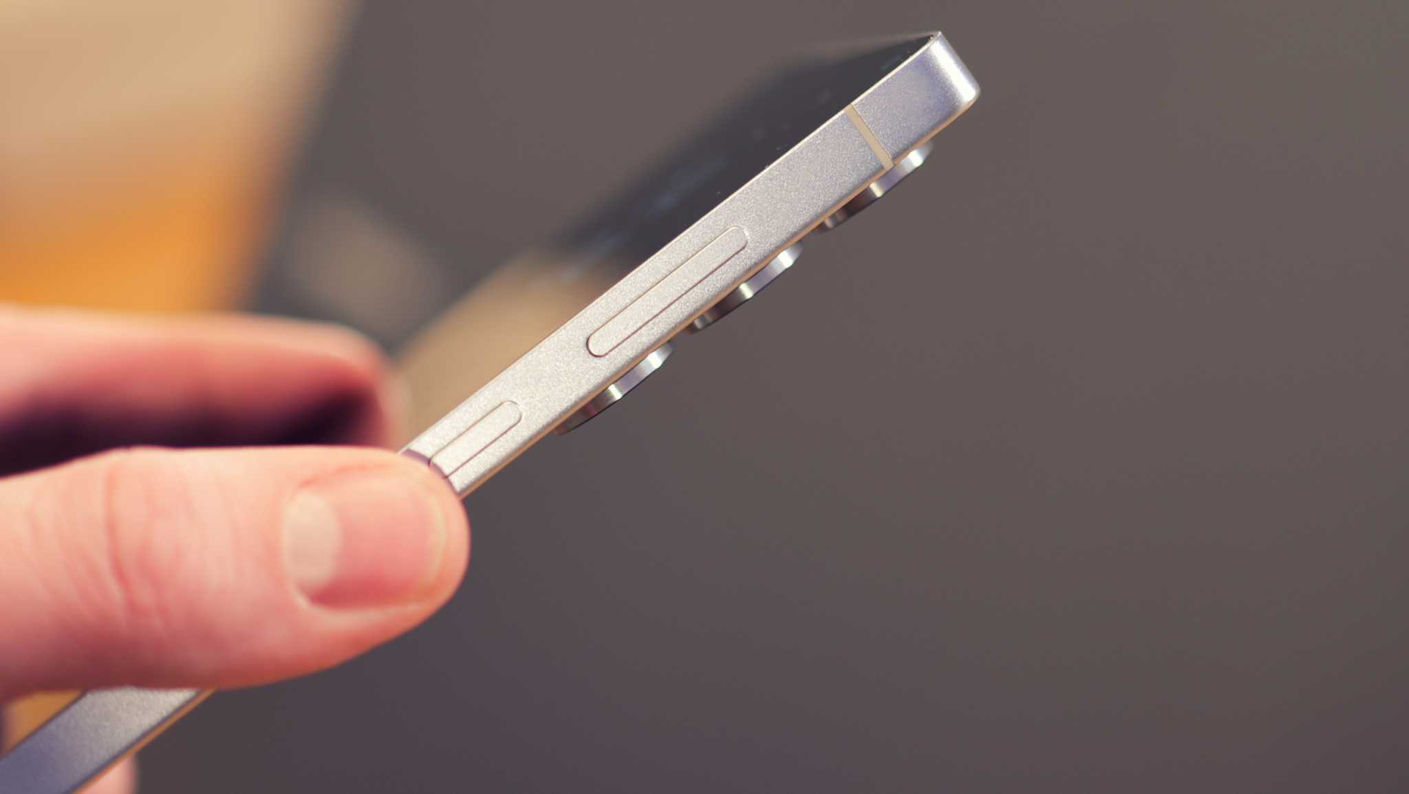 Over a dozen ways Samsung ripped off Apple at the Galaxy S25 launch ...