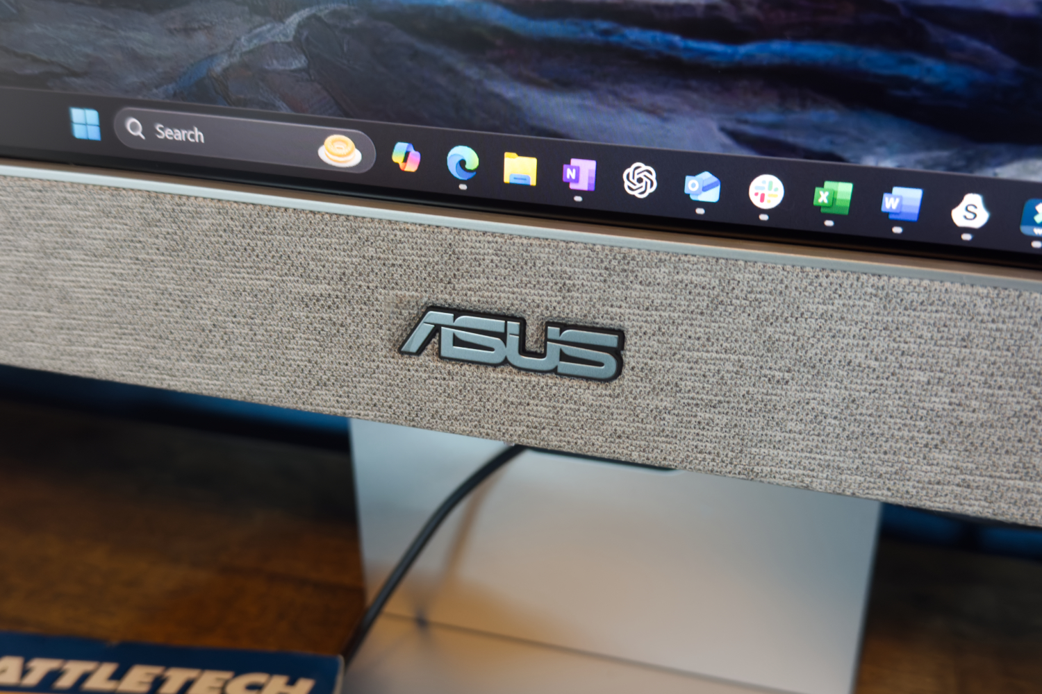 Asus ZenScreen Smart Monitor MS27UC im Test: Kleiner Monitor mit Smart ...