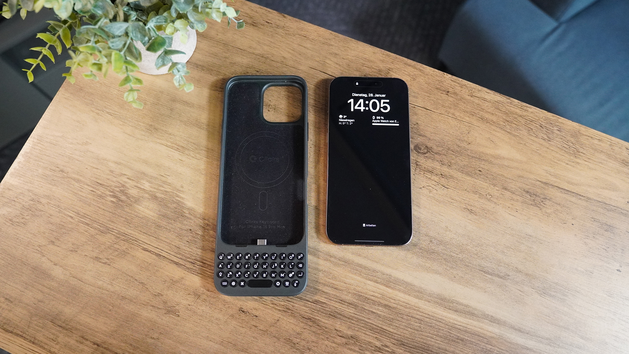 Clicks for iPhone 16 review - clever keyboard case (not) for everyone ...