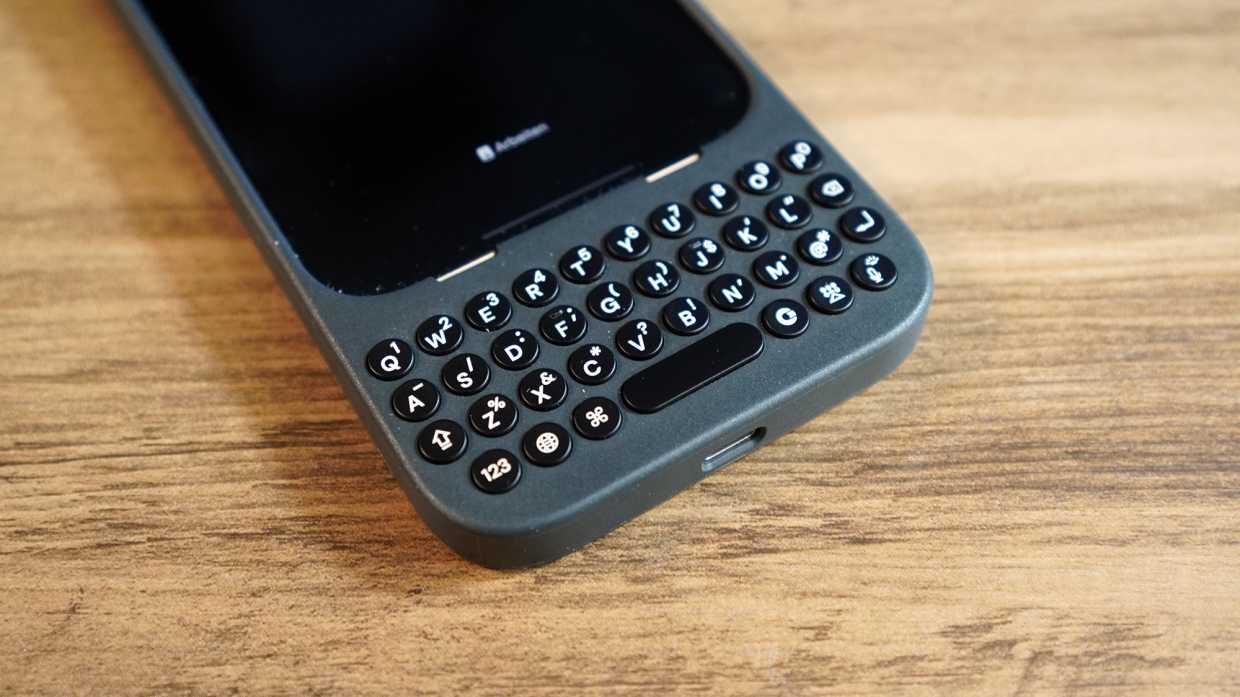 Clicks for iPhone 16 review - clever keyboard case (not) for everyone ...