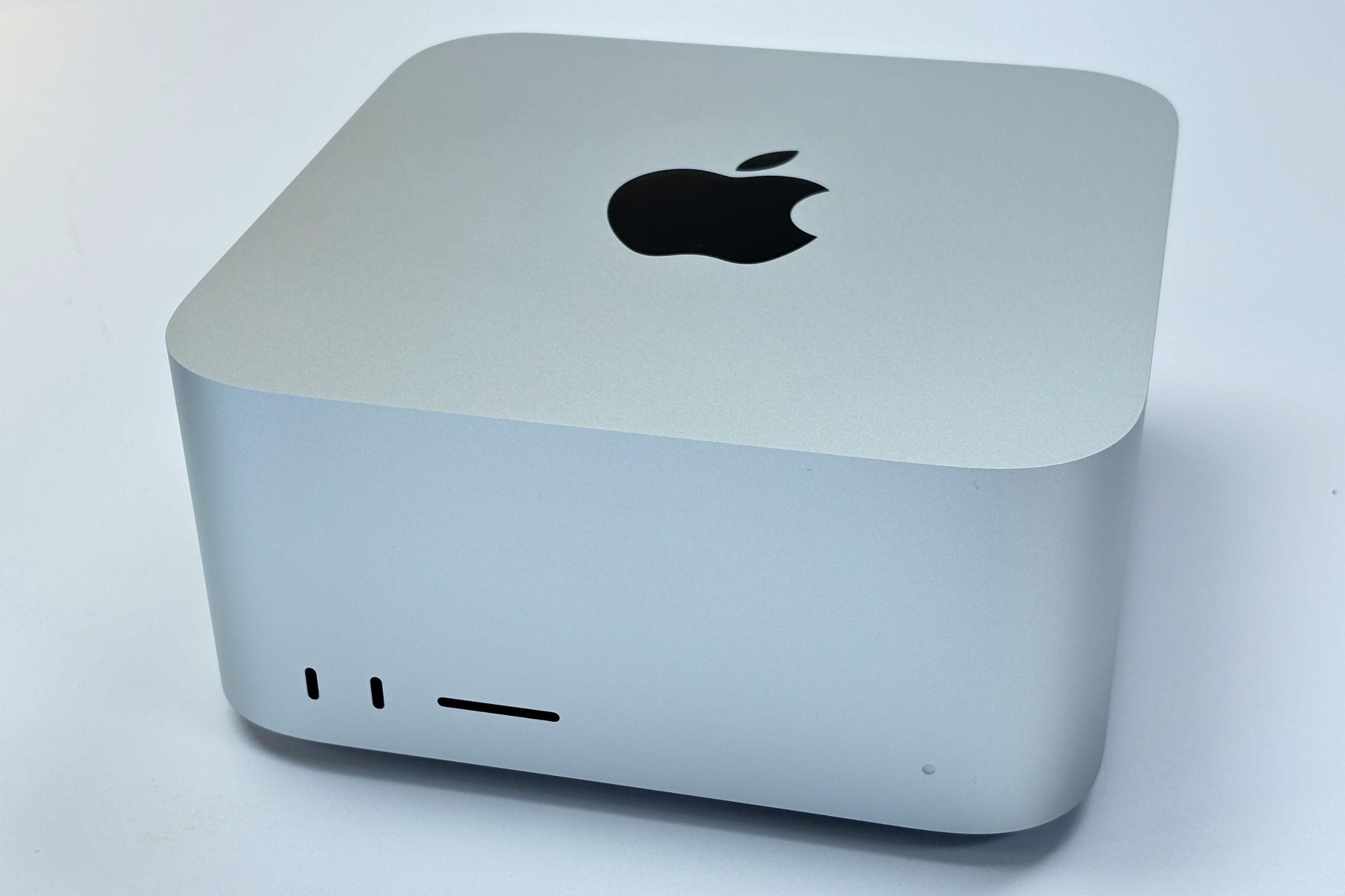 M3 Ultra exposed: Inside Apple's hybrid chip powerful enough to take on ...