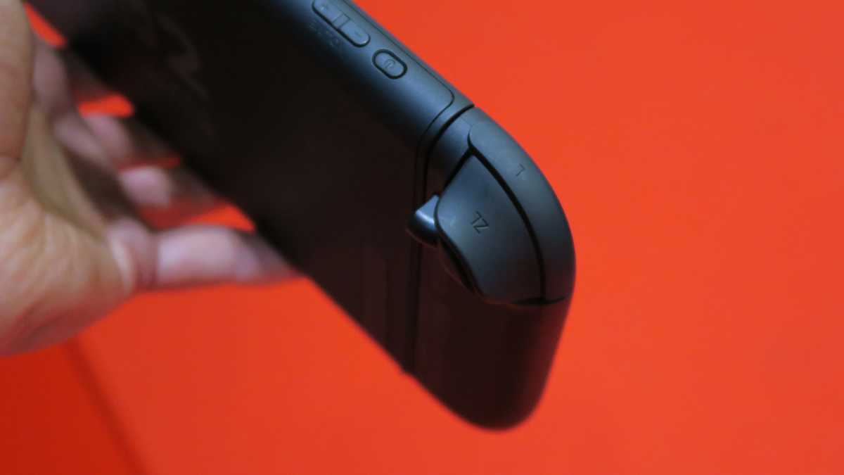 Nintendo Switch 2 hands on L ZL buttons