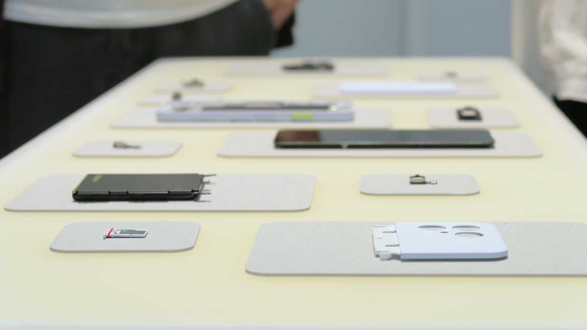 The Fairphone 6 Owes a Little Something to Nothing - Tech Advisor