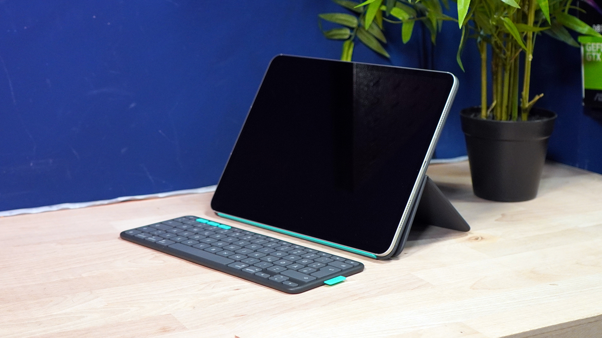Logitech Flip Folio im Test: iPad-Hülle mit abnehmbarer Bluetooth ...