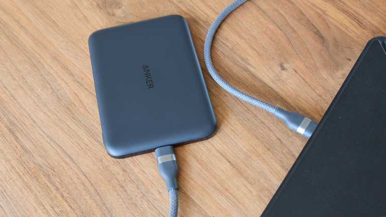 Anker Nano Power Bank 5K MagGo Slim review: Slimmest magnetic power ...