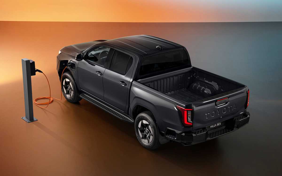 Neuer Toyota Hilux erstmals auch als Elektro-Pick-Up: Das ist bekannt