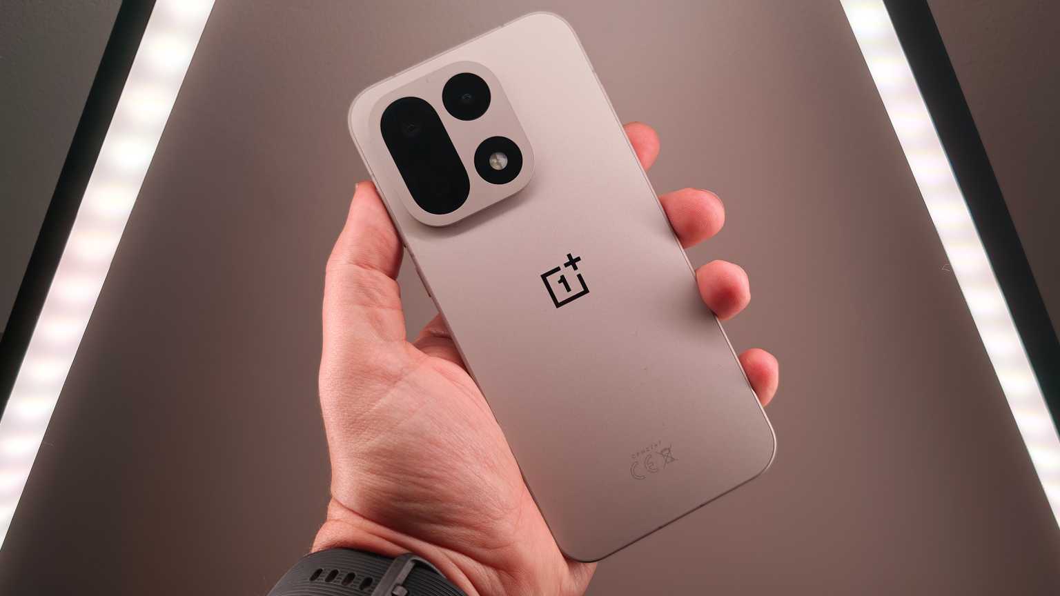 OnePlus 16 Processor and Telephoto Camera Specs Leak - Tech Advisor