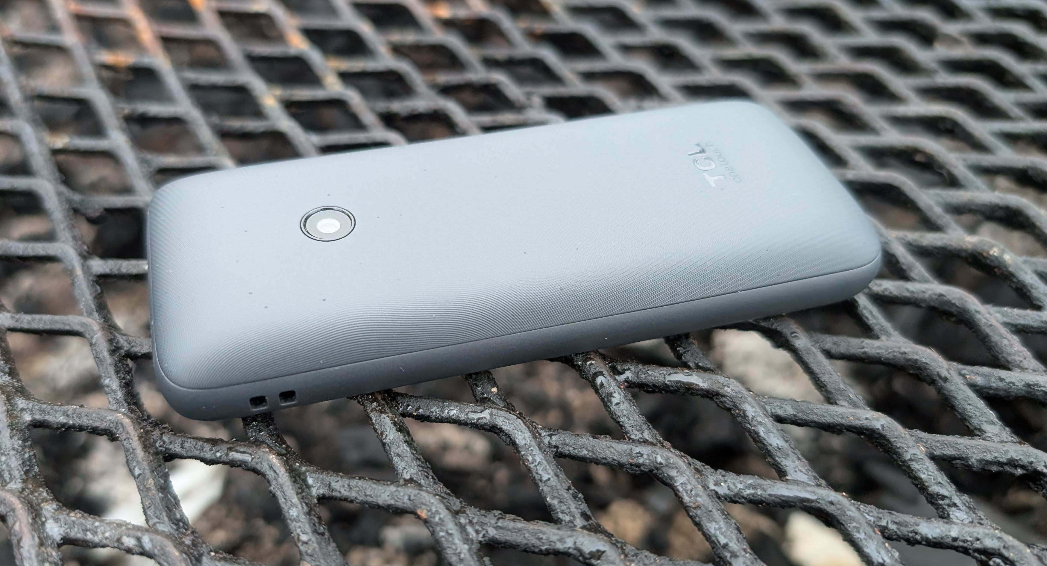 Test: TCL Onetouch 5041 – billig och enkel knappmobil - M3